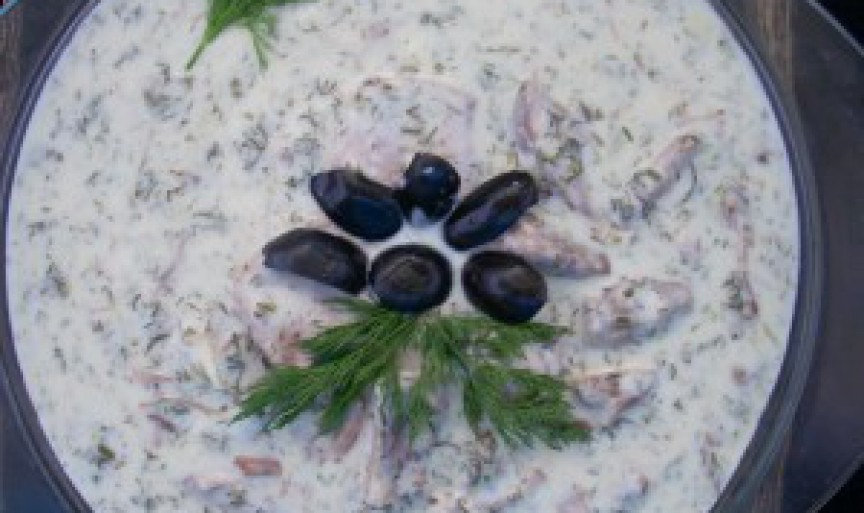 Limbă de porc cu sos de smântână | TeMănânc.ro